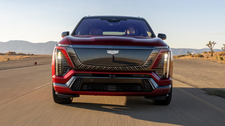 The Cadillac Vistiq Proves Caddy's Back If You Can Live With Its Main Flaw