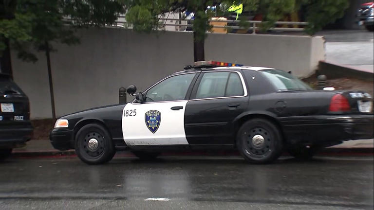 'Last Chance U' coach shot at California college, suspect at large ...