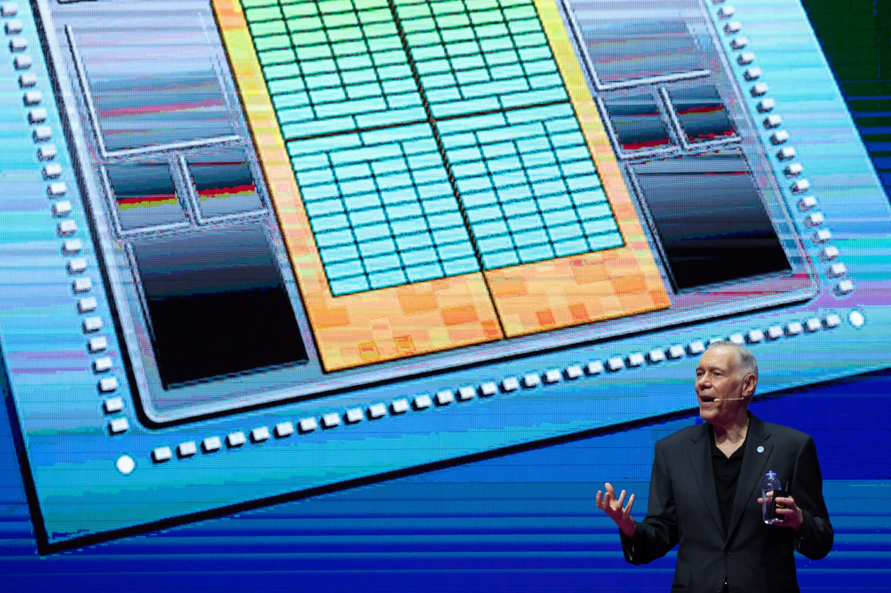 Applied Materials Forecasts Higher Sales in Second Half of 2026 on ...