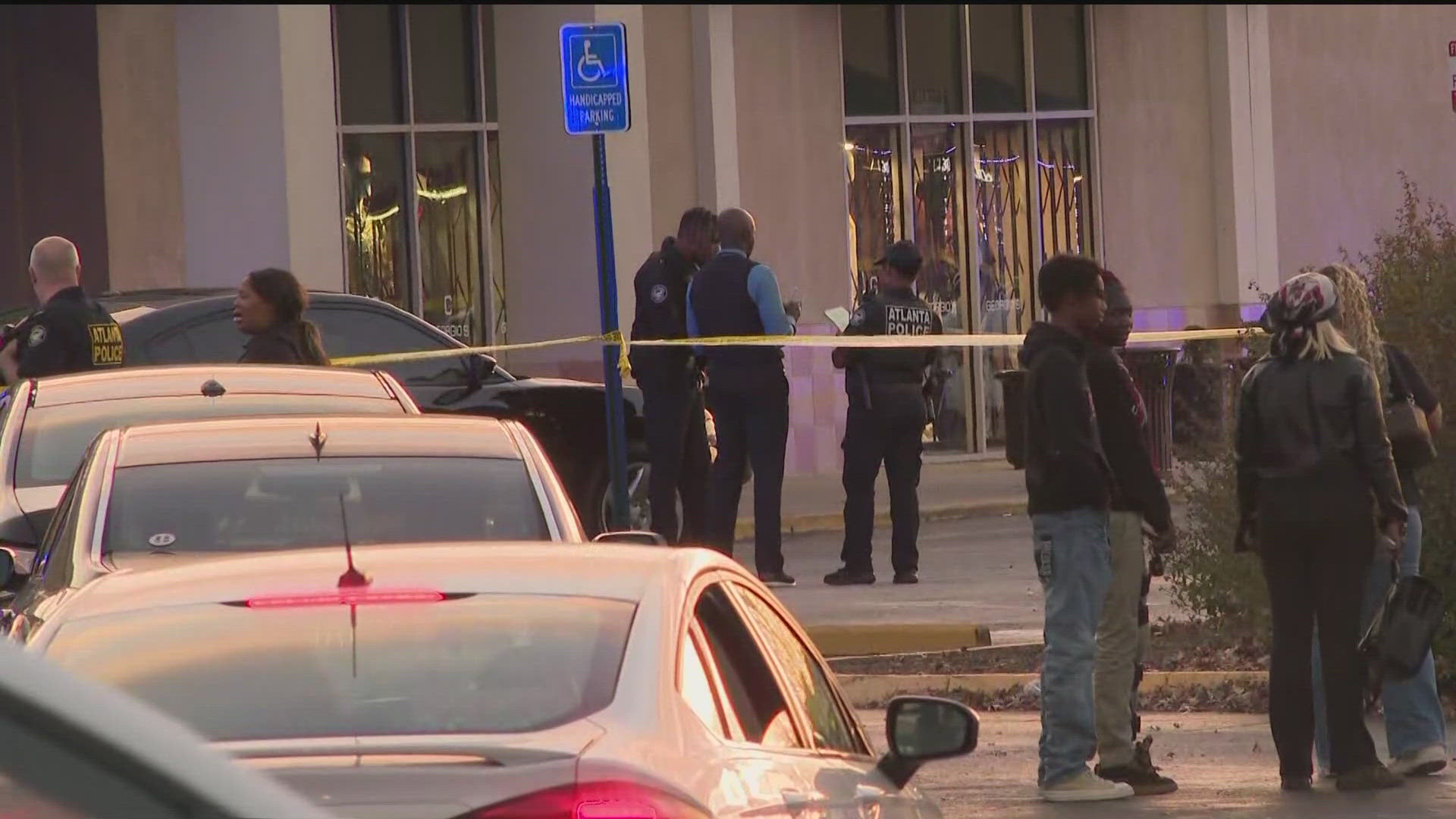 Person shot, killed at Greenbriar Mall