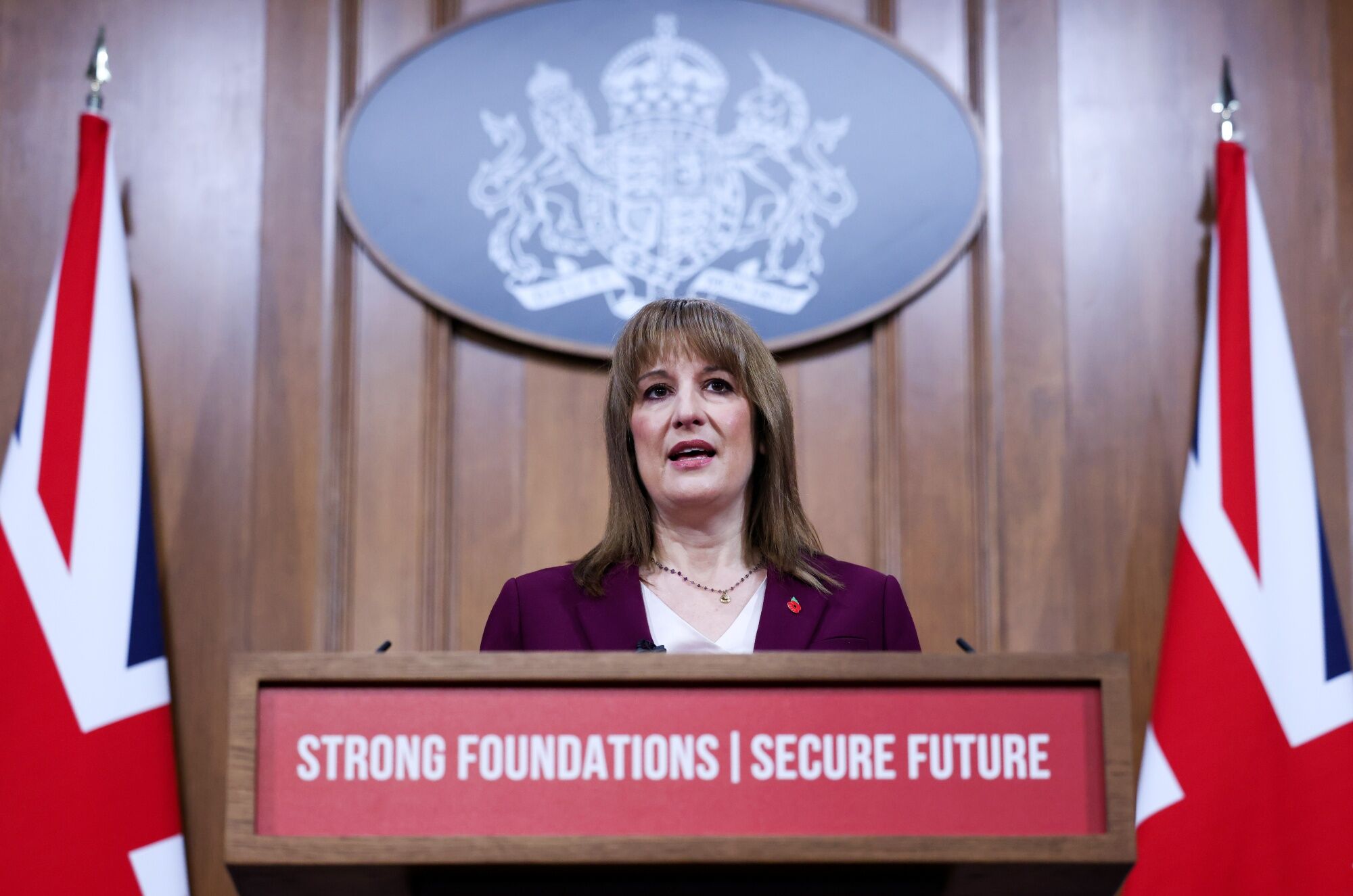 Reeves Drops Plans to Raise Income Tax Rates Amid Labour Unease