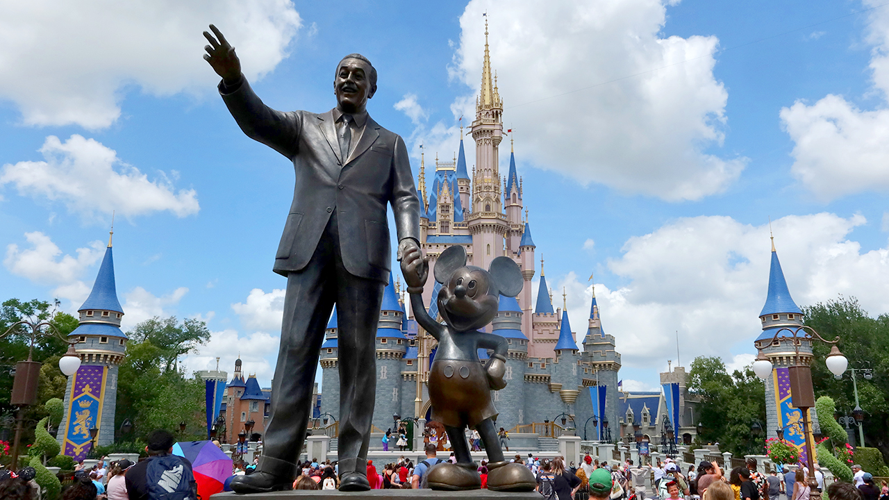 Disney World guest arrested after allegedly throwing glasses of water ...
