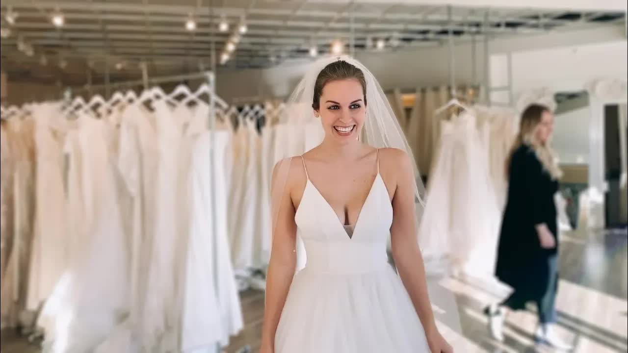 Hannah Found Her Wedding Dress!