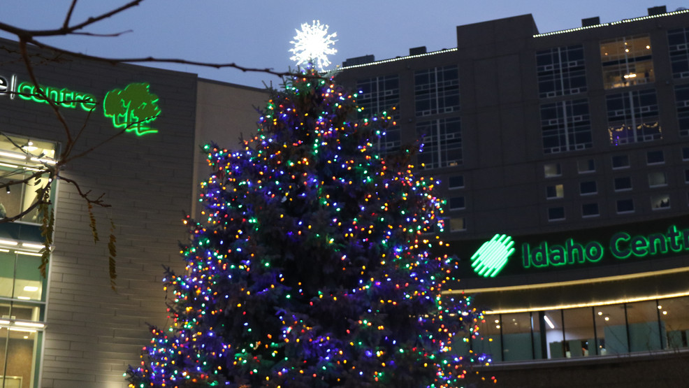 Boise kicks off holiday season with tree lighting, music, and surprises ...