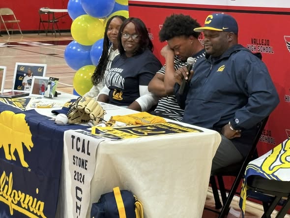 David Bernstine signs letter with Cal