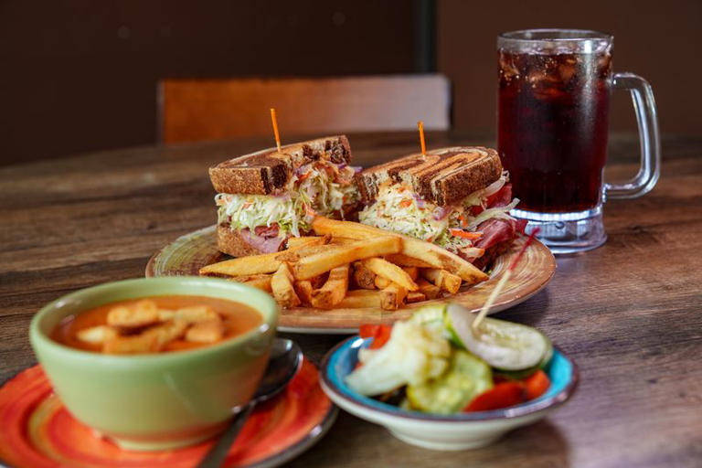 10 Charming Small-Town Restaurants In Pennsylvania Locals Love