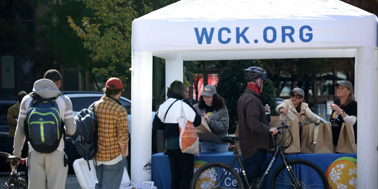 When will federal workers get their paychecks and back pay? Here’s what ...