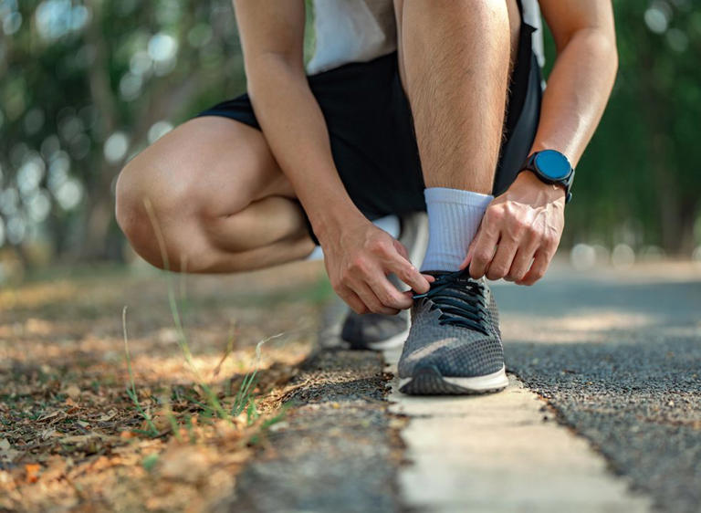 I'm a Running Coach and This Is How Long To Walk To Lose Belly Fat