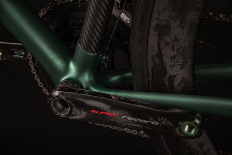 J.Laverack's unveils Speedform and AM64 Carbon at Rouleur live