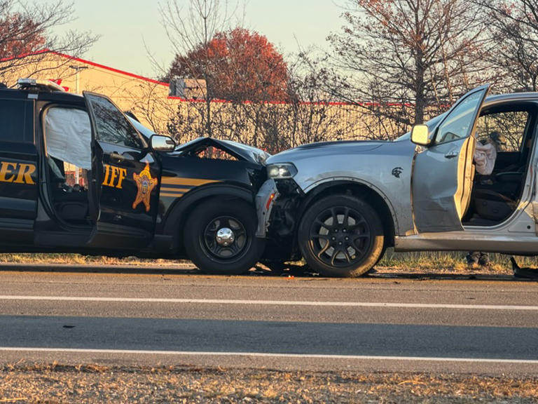 Suspects in ski masks crash into cars during pursuit