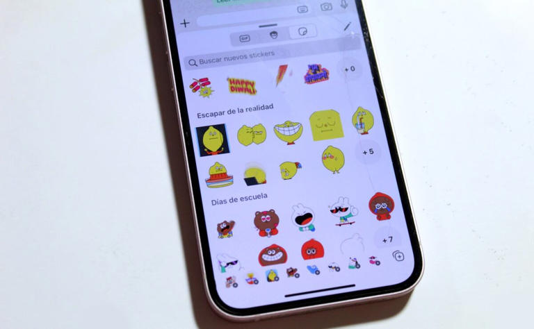 Cómo convertir tus palabras en stickers en WhatsApp