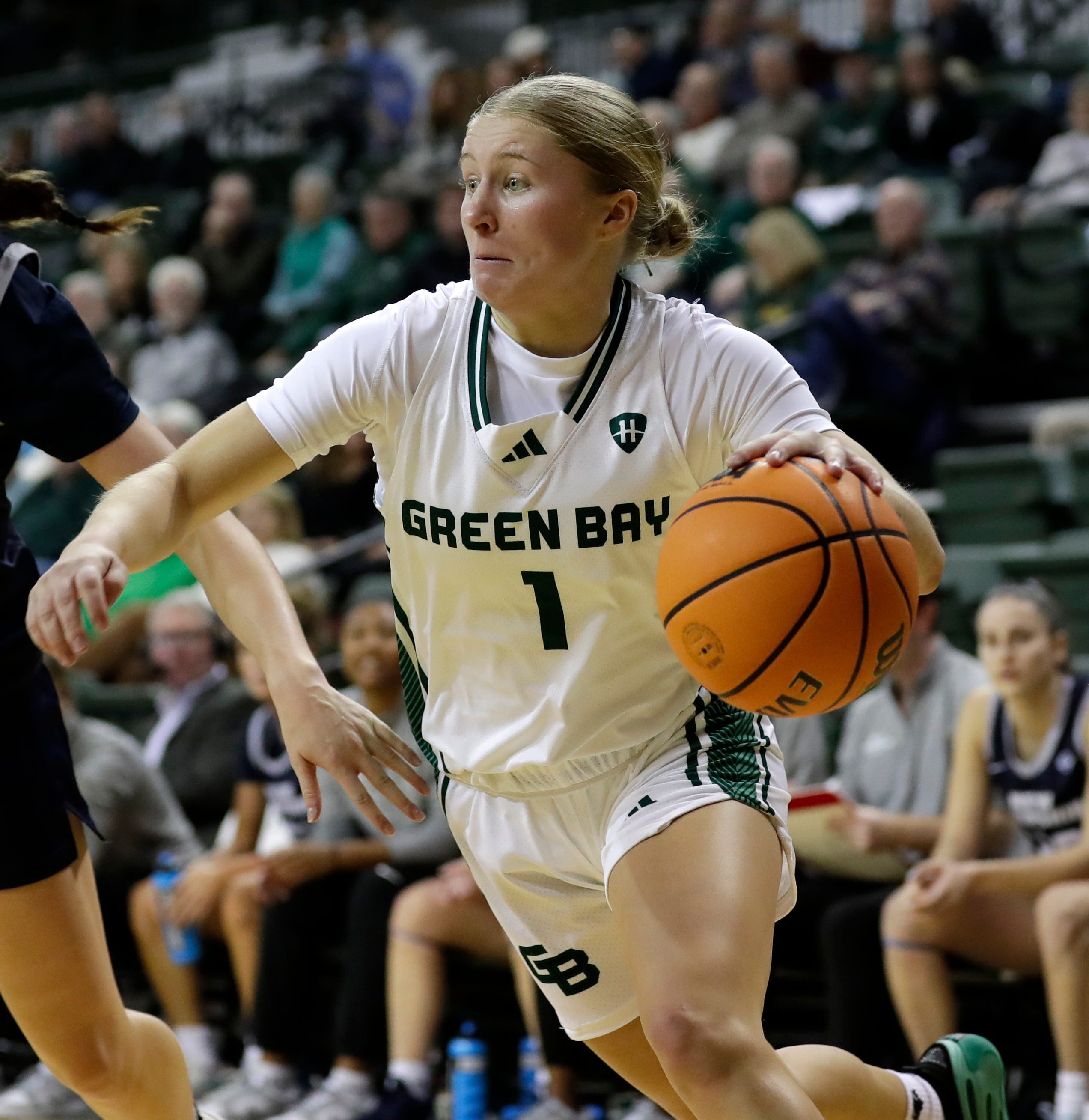 UWGB women's basketball rides defense to top of the Horizon League