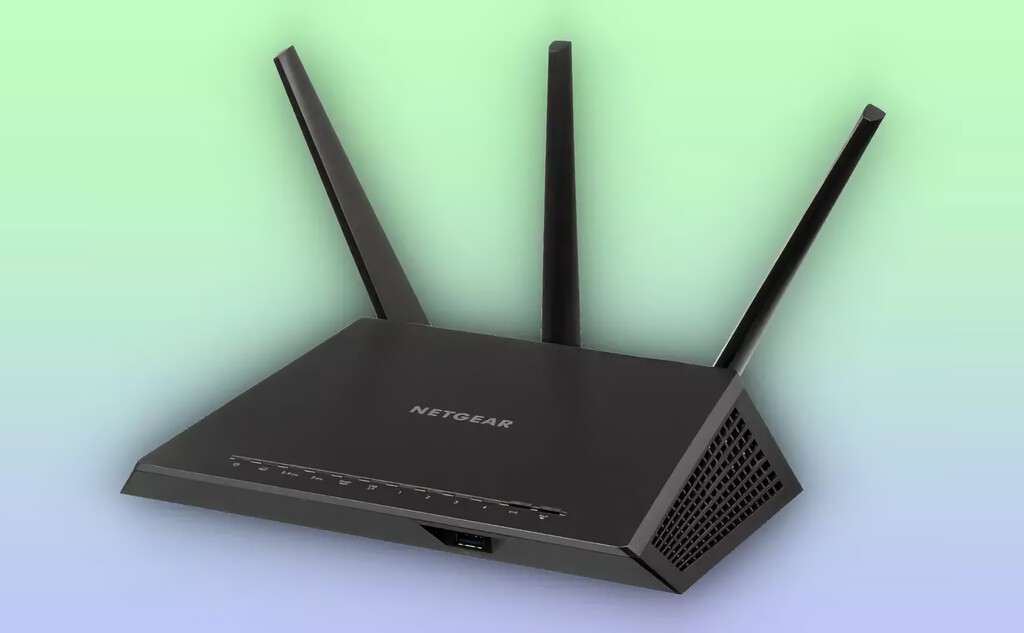 Si tu router tiene poco alcance, quizás sea por la potencia de salida ...