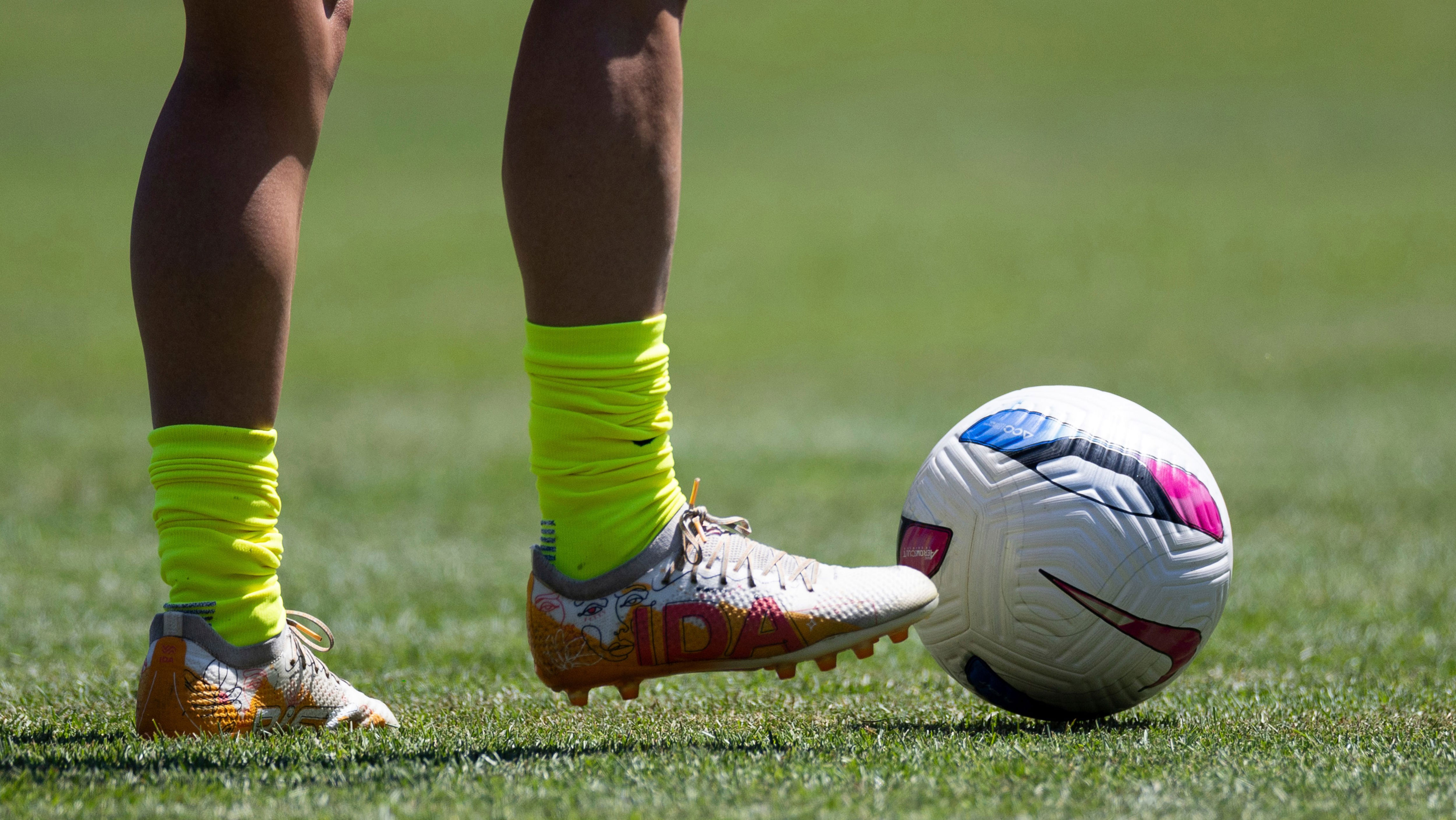 Murió a los 19 años la futbolista Lauren Turner tras ser arrollada por ...