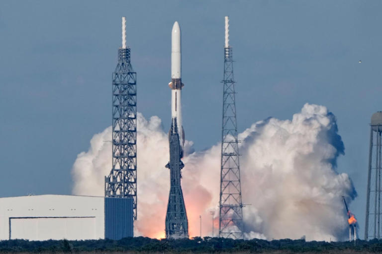 Jeff Bezos’ Blue Origin launches huge rocket after solar storms delays