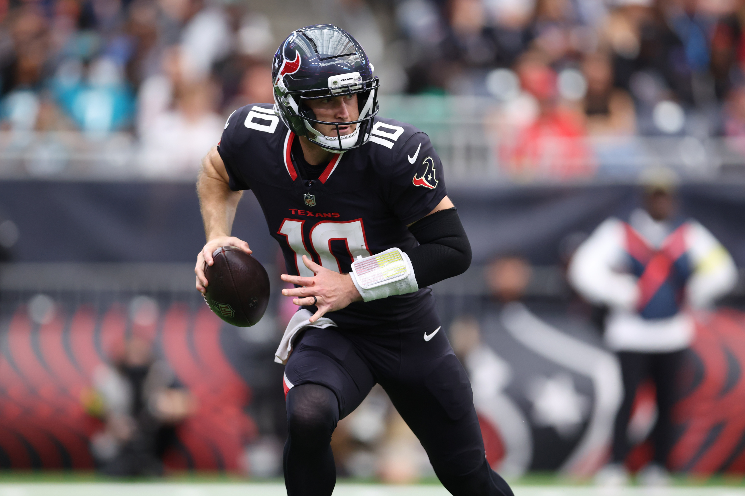 The fate of Texans’ season rests on Davis Mills’ shoulders