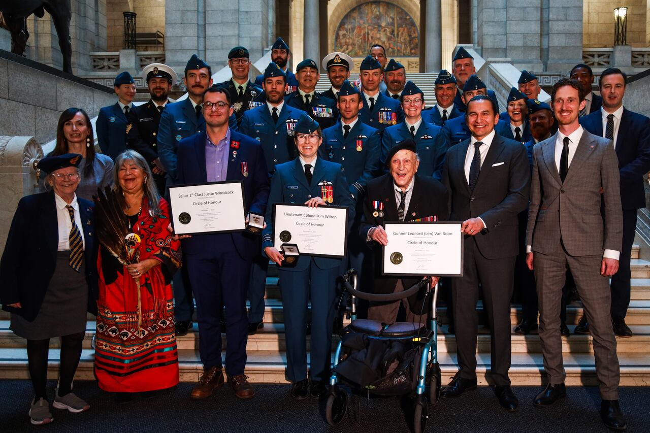 Military personnel, 1st responders honoured with new medallion in Manitoba