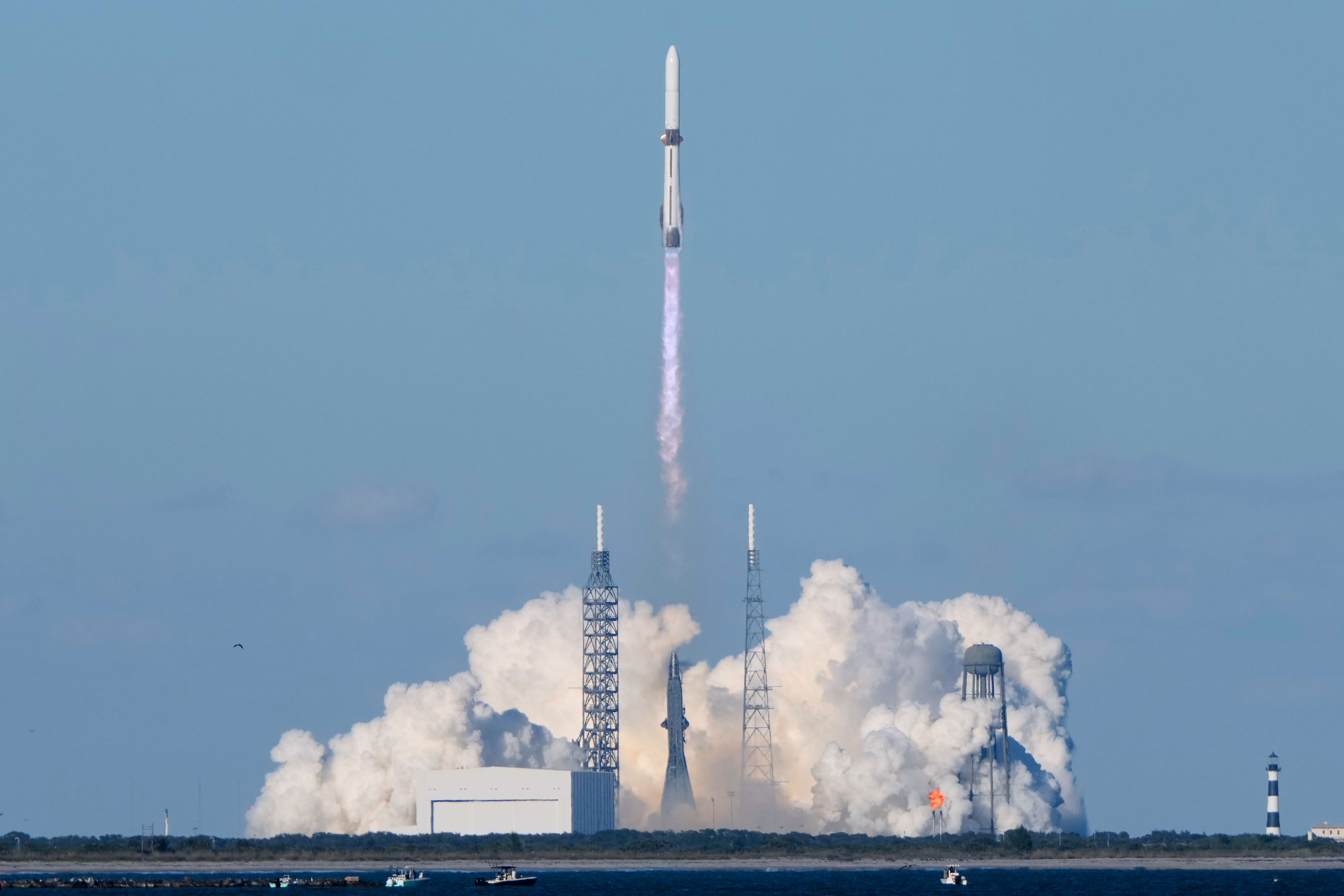 Blue Origin launches huge rocket carrying twin Nasa spacecraft to Mars