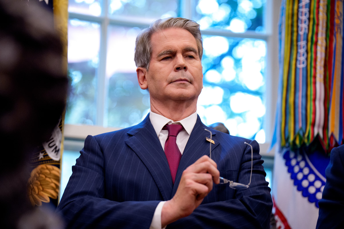 Treasury Secretary Bessent visits New York’s popular bar amid Bitcoin crash