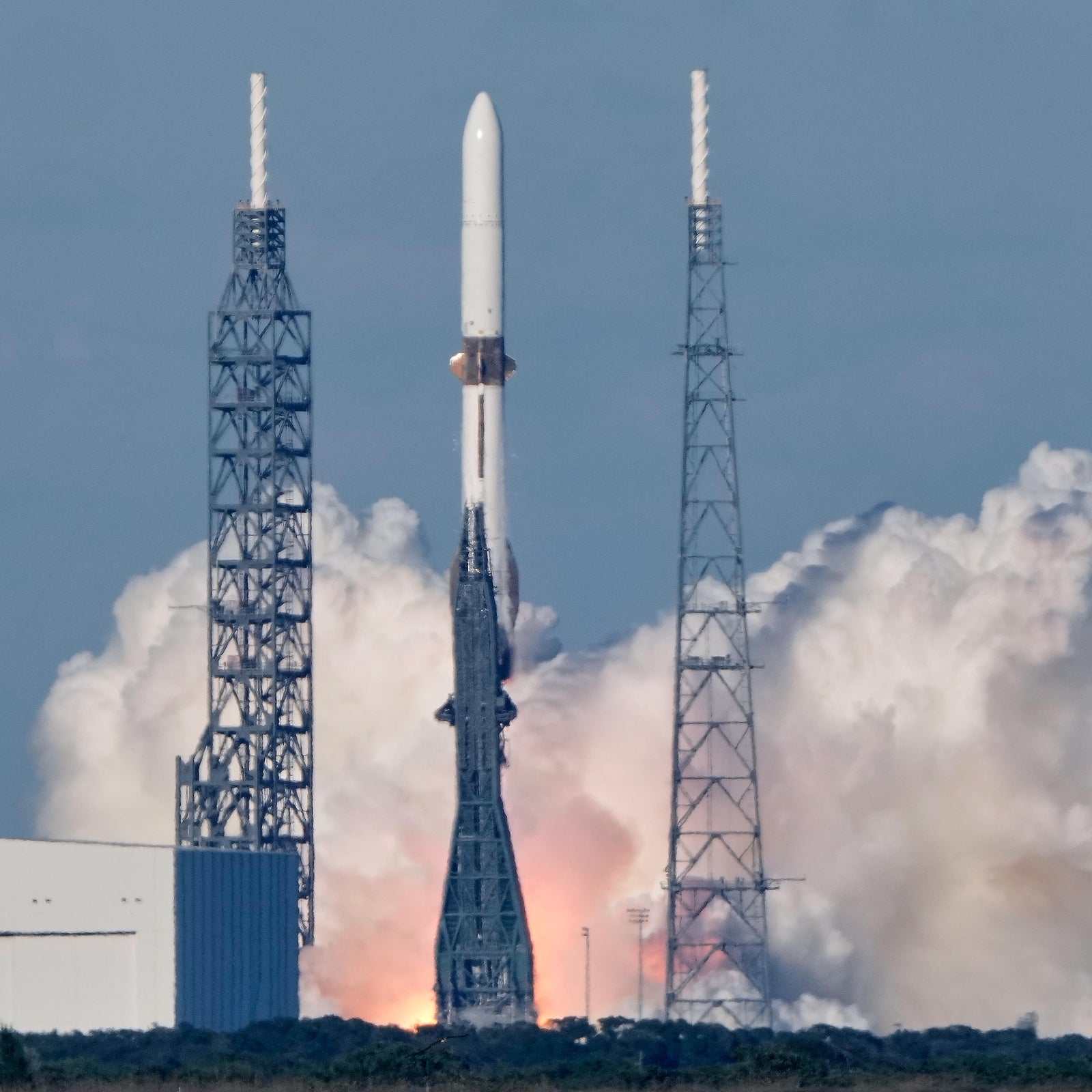 Blue Origin's New Glenn launches twin Mars probes