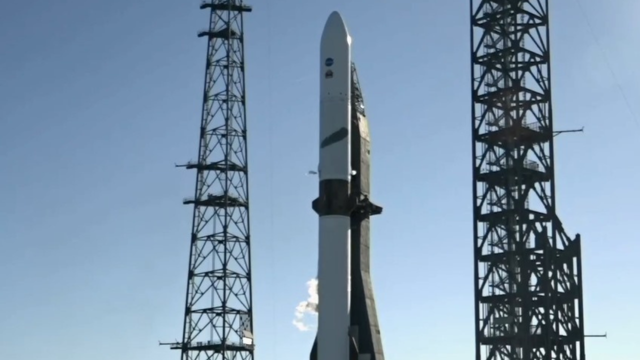 WATCH: Blue Origin Launch Today — New Glenn Rocket Aims for Mars in Big ...