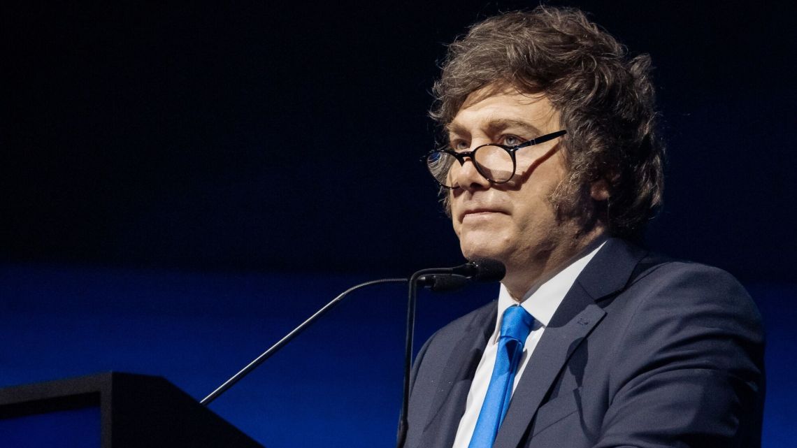 Mientras se complica su situación por el caso $Libra, Milei pisó el ...