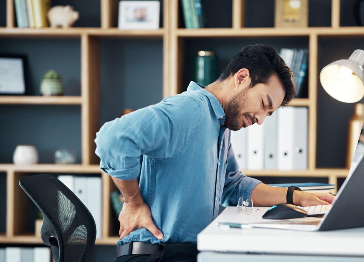 30 Minutes Sitting, 15 Minutes Standing: The Best Ratio For Back Pain ...