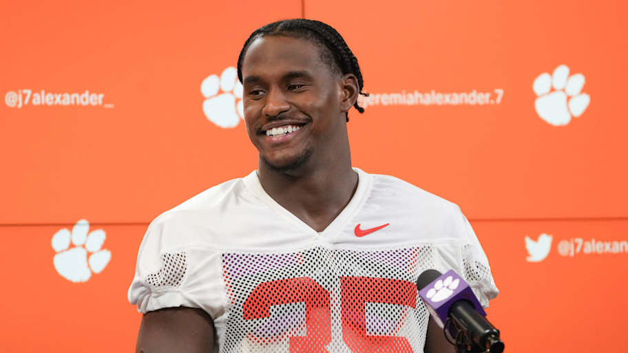 Clemson Linebacker Calls Program 'A Blessing', Reveals Potential Return ...