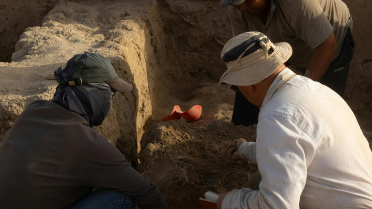 Archaeologists find a 3,000 year old cosmic map at a maya site