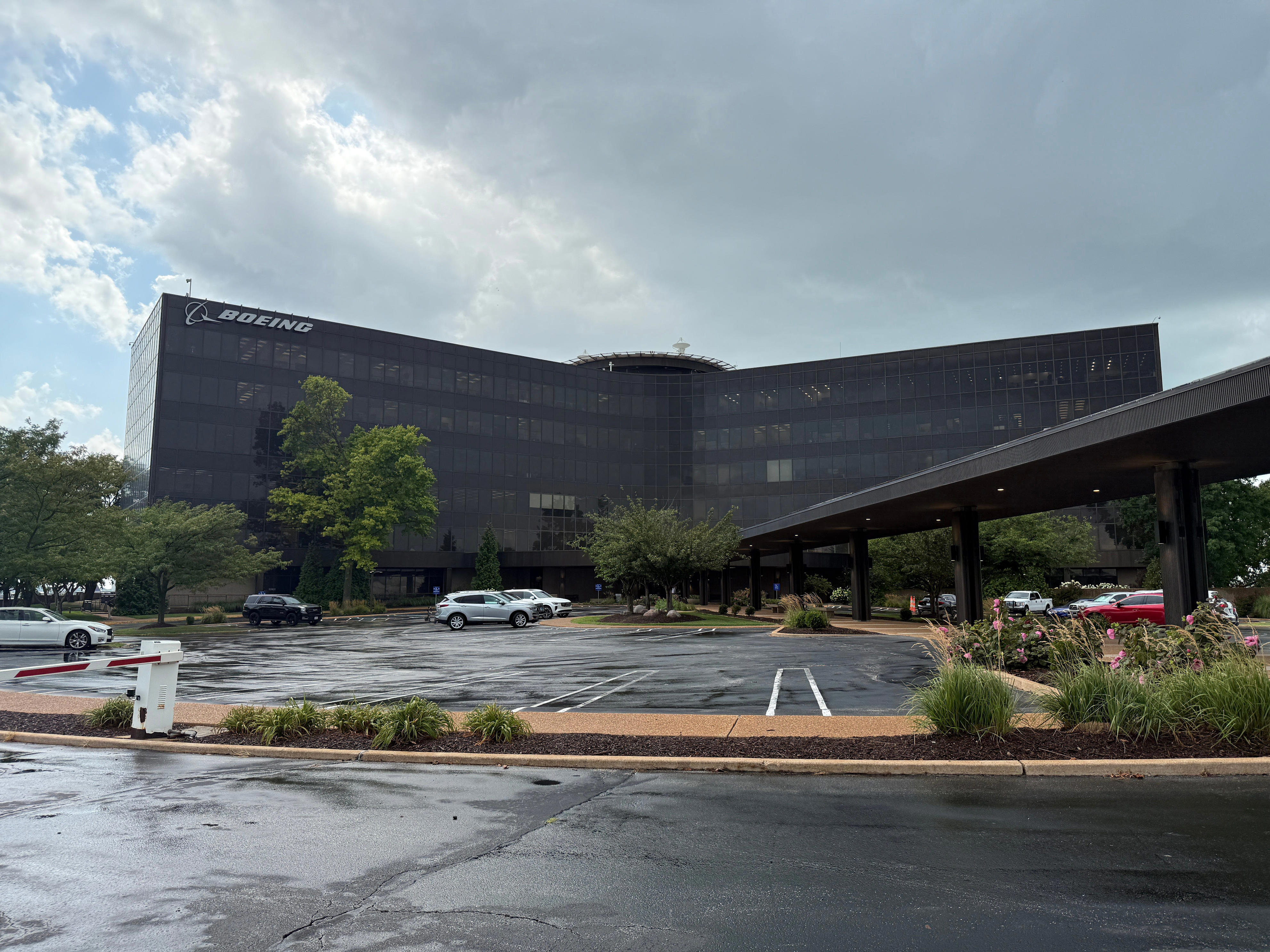 IAM District 837 members, accept new offer from Boeing