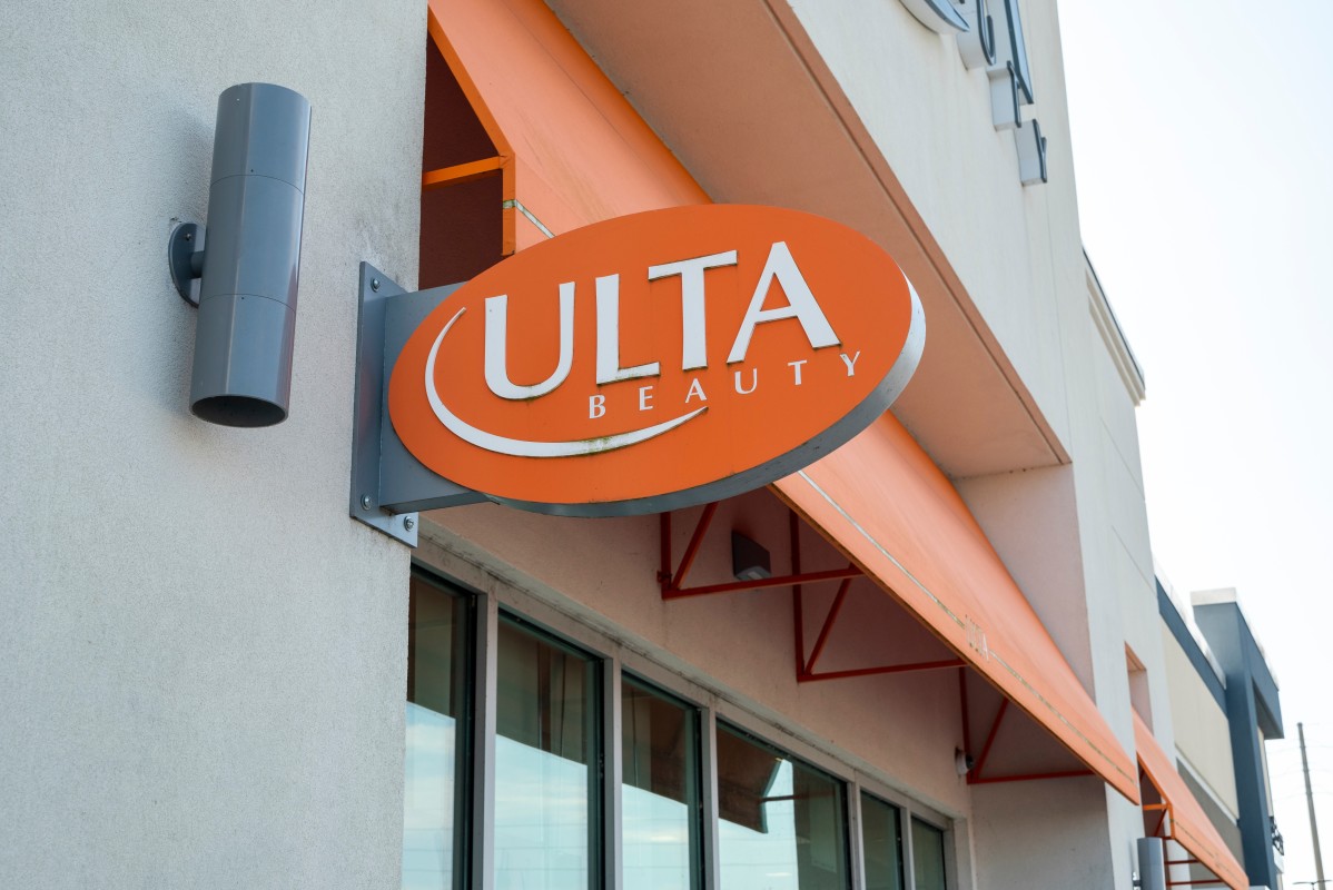 Ulta is selling an 'absolutely incredible' mascara that gives lashes ...