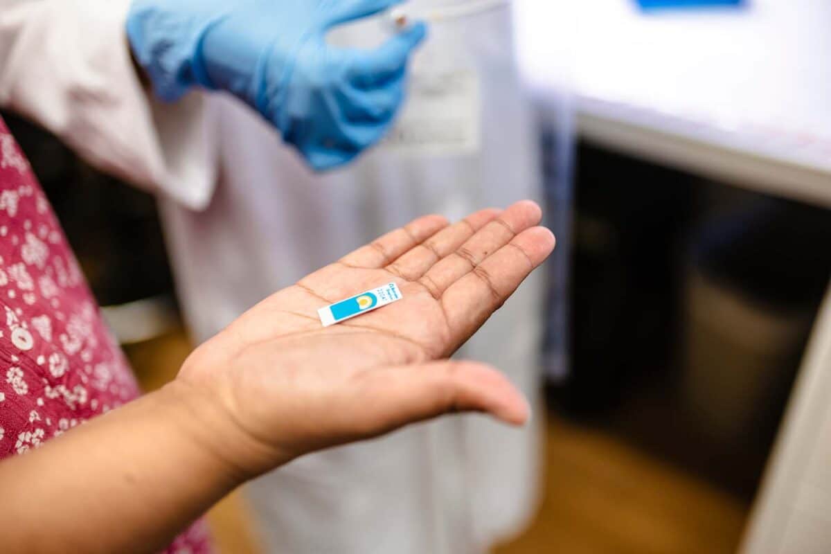 Scientists Develop Lung Cancer ‘Breathalyzer’ Test That Screens For ...