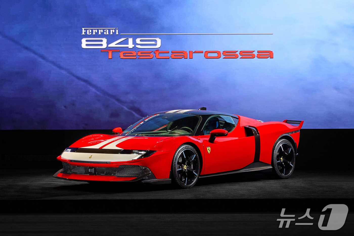 페라리, 1050마력 PHEV 슈퍼카 '849 테스타로사' 국내 첫 공개