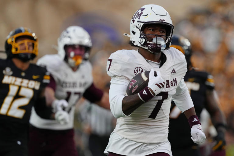 Texas A&M Football standout named 2025 Paul Hornung Award recognition