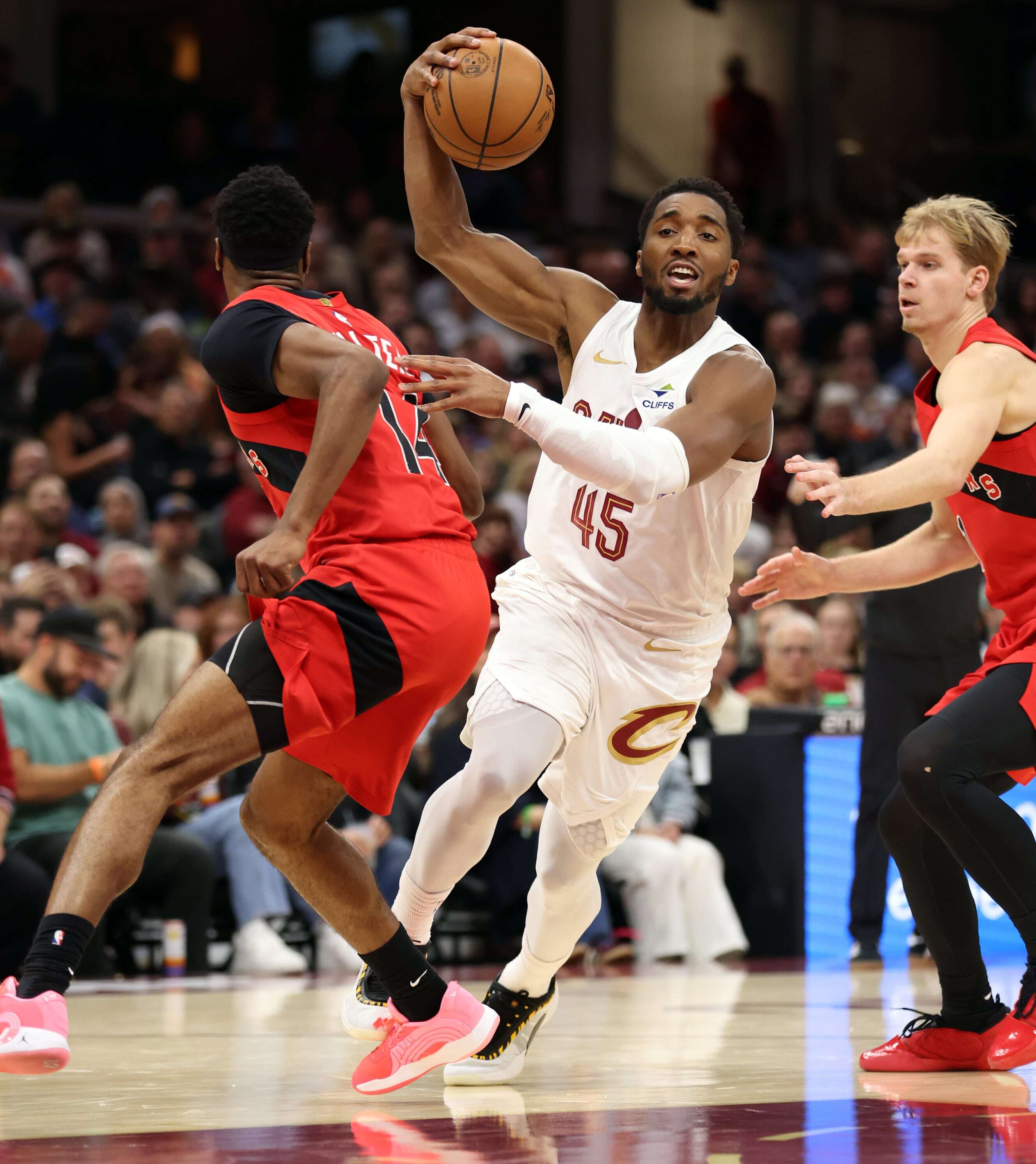 Tired legs doom Cavs against Raptors, 126-113