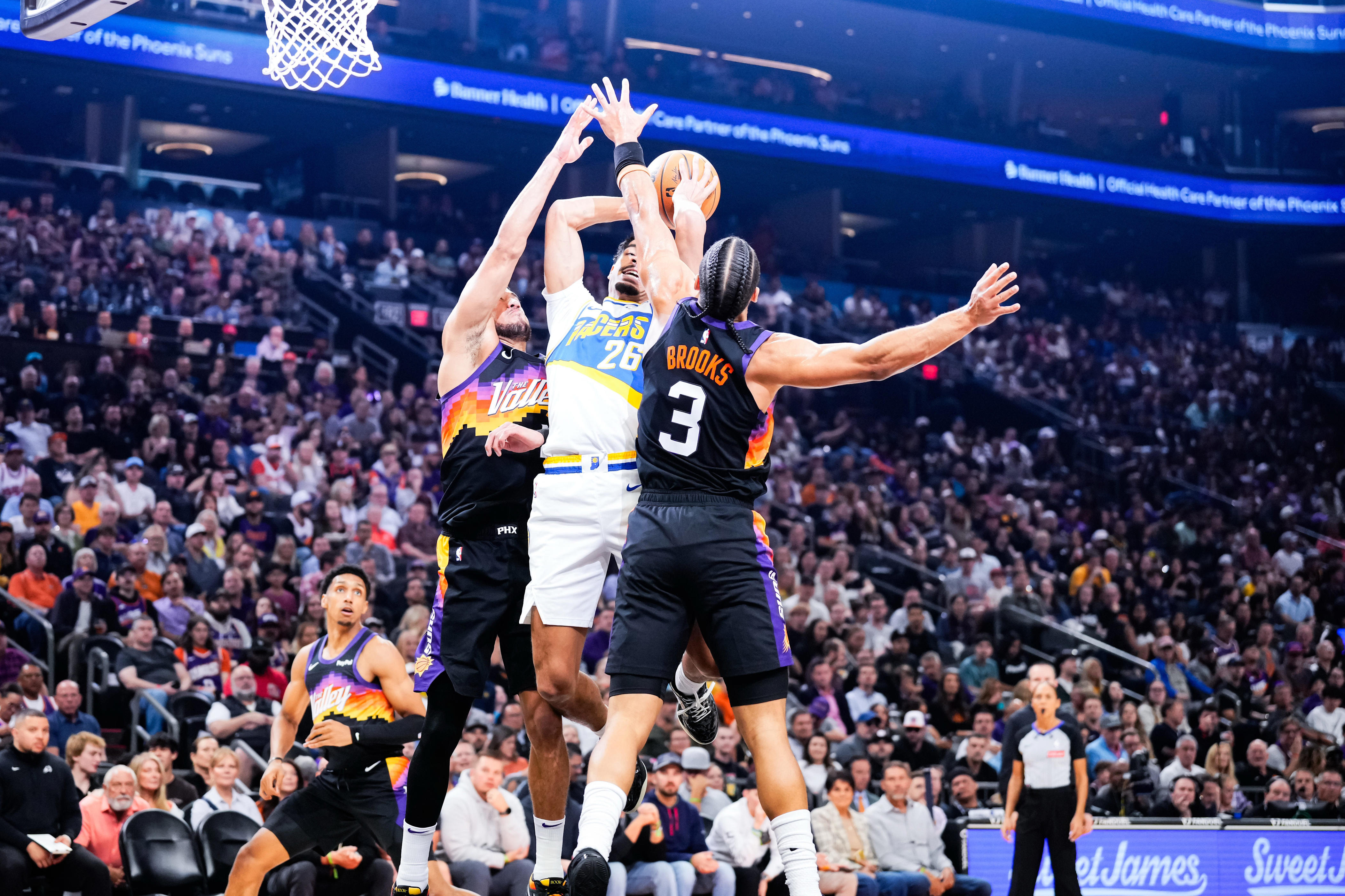 Devin Booker, Dillon Brooks lead red-hot Phoenix Suns past Indiana Pacers