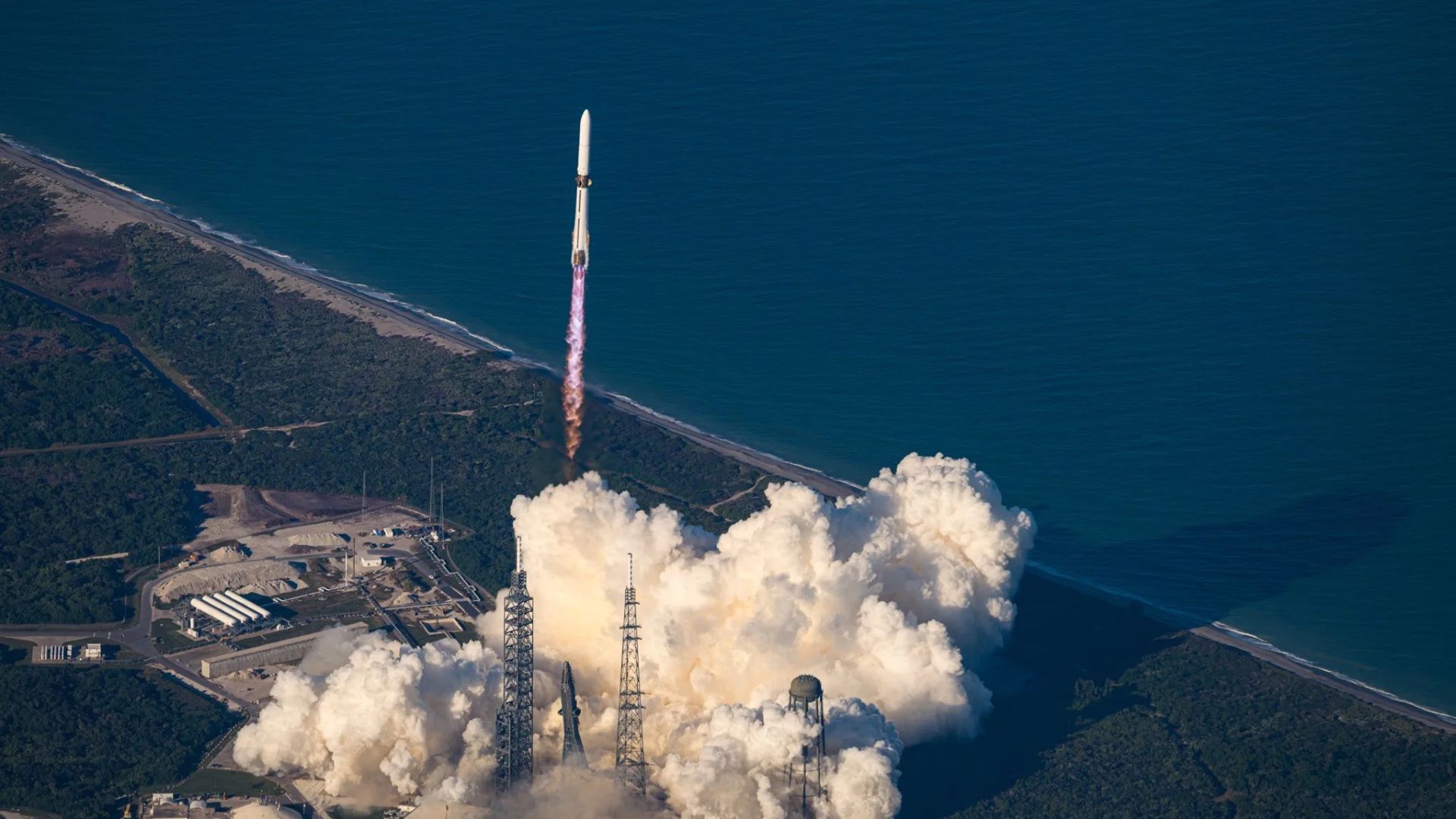 Jeff Bezos’ Blue Origin sends twin probes to Mars, recovers booster in ...