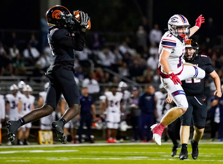 SW FL Football Playoffs: Lely rolls past Estero, Oasis wins first ...