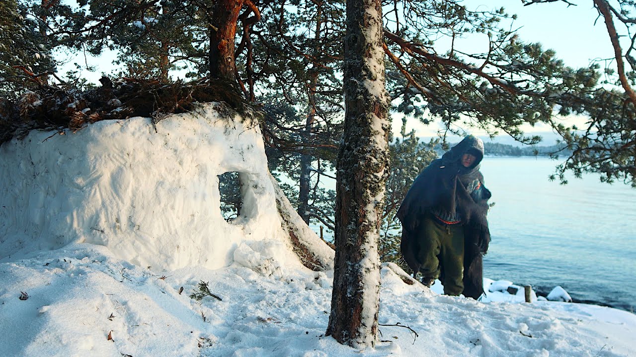 Survival Challenge: Deep Snow Camping and Primitive Shelter