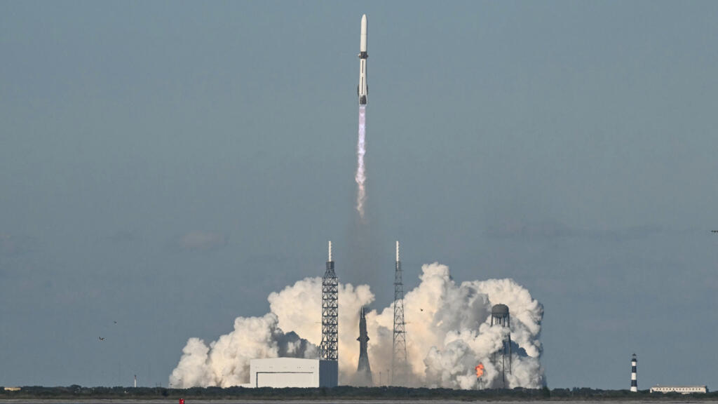 Blue Origin’s New Glenn sends NASA craft toward Mars, lands booster ...