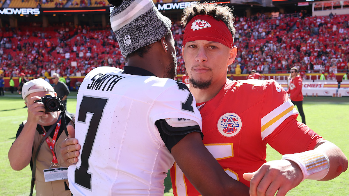 Raiders Tabbed to Add Patrick Mahomes’ Favorite QB to Fix Geno Smith ...