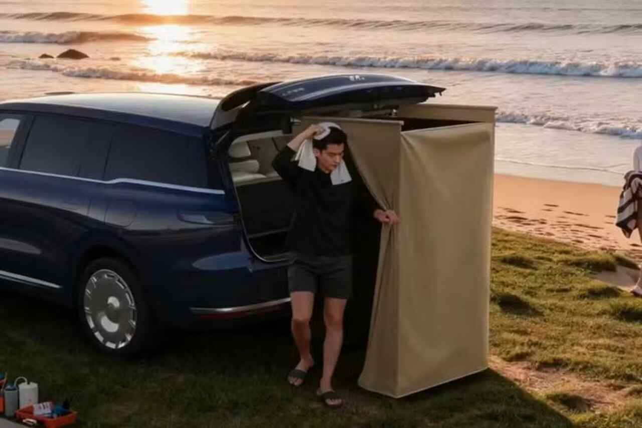 Ismerkedjen meg az új kínai luxus SUV-val, amely még zuhanyzóval is ...