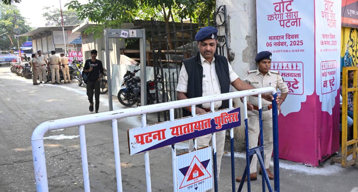 Bihar Polls 2025 How Security Arrangements At Counting Centers Are Managed