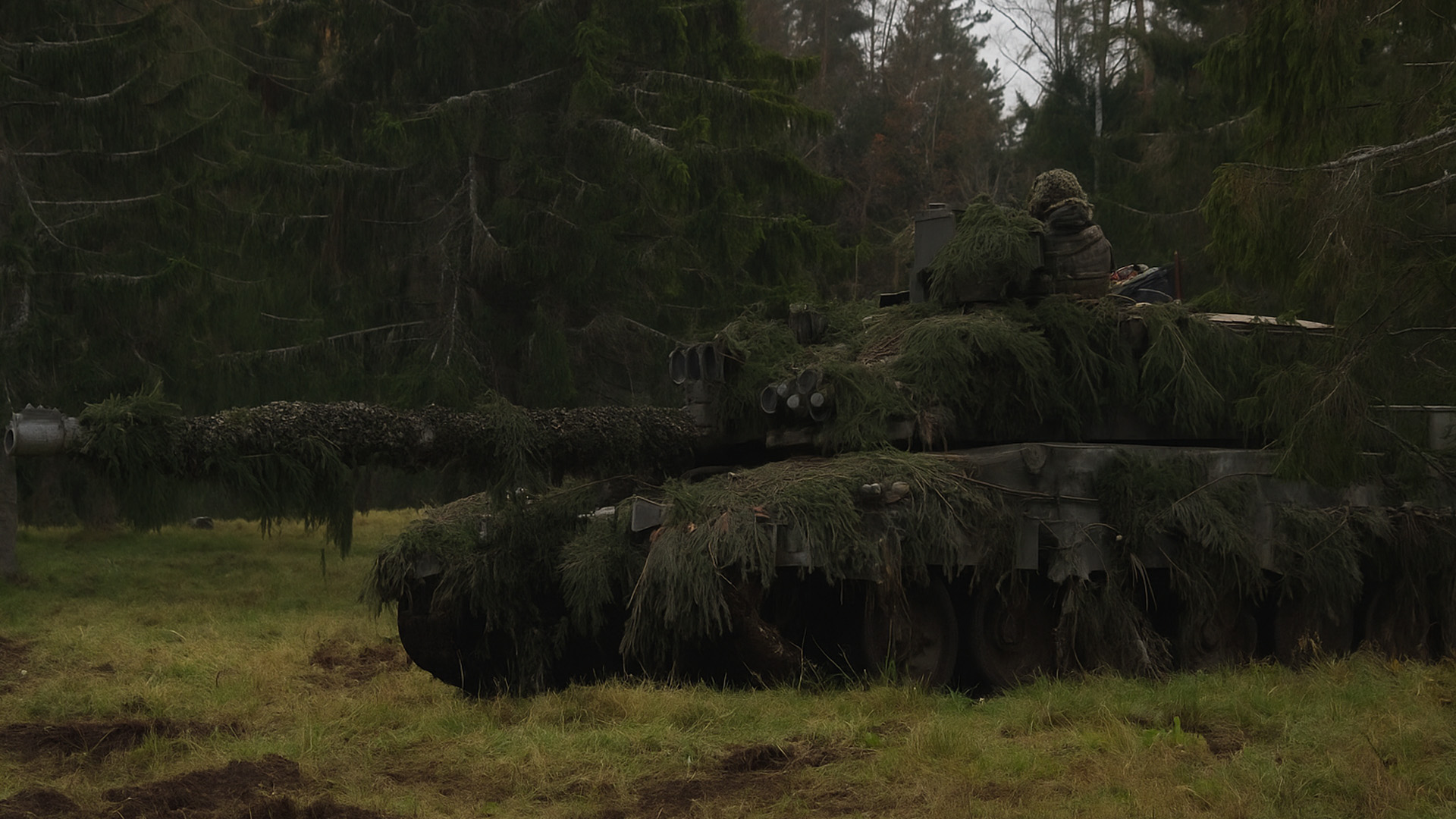 NATO Tanks Train Together in Estonia