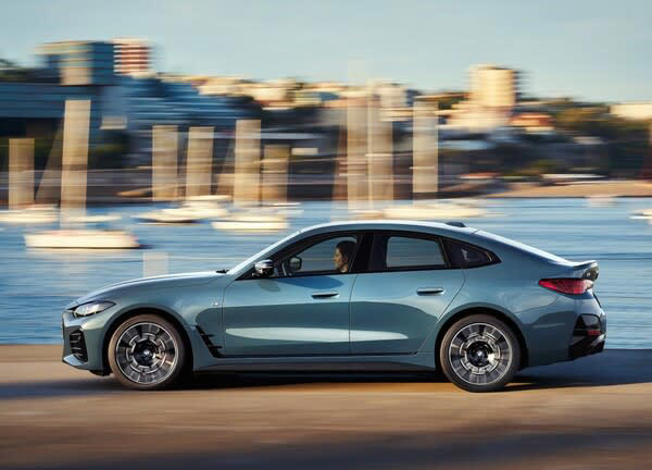 Faster Than an M3? BMW’s New i4 M60 Is a 601-HP All-Electric ...