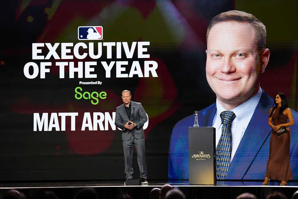 Brewers' Matt Arnold becomes first to win MLB Executive of the Year ...