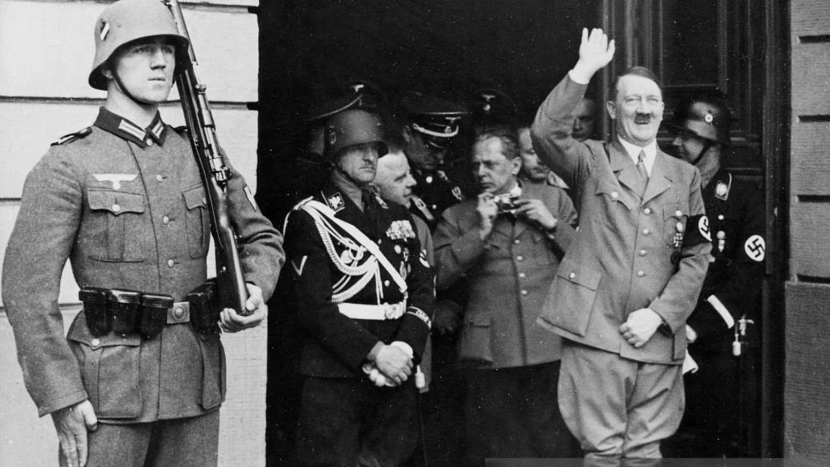 Un análisis del ADN de Hitler le atribuye un 'micropene' pero los expertos dudan: "Es más ...