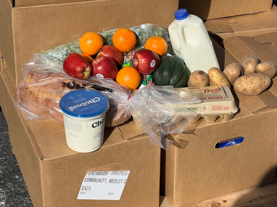 City of Seat Pleasant hands out 200 food boxes to government workers