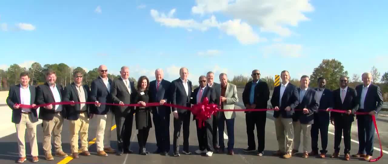 Ribbon cutting ceremony celebrates Reunion Parkway opening in Madison