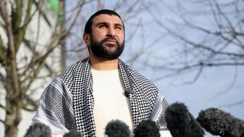 El periodista británico Sami Hamdi dice que su detención de 18 días por ...